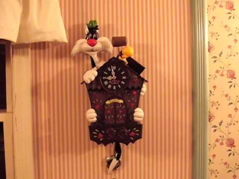 Tweety & Sylvester Cuckoo Clock 130759448765 - YouTube