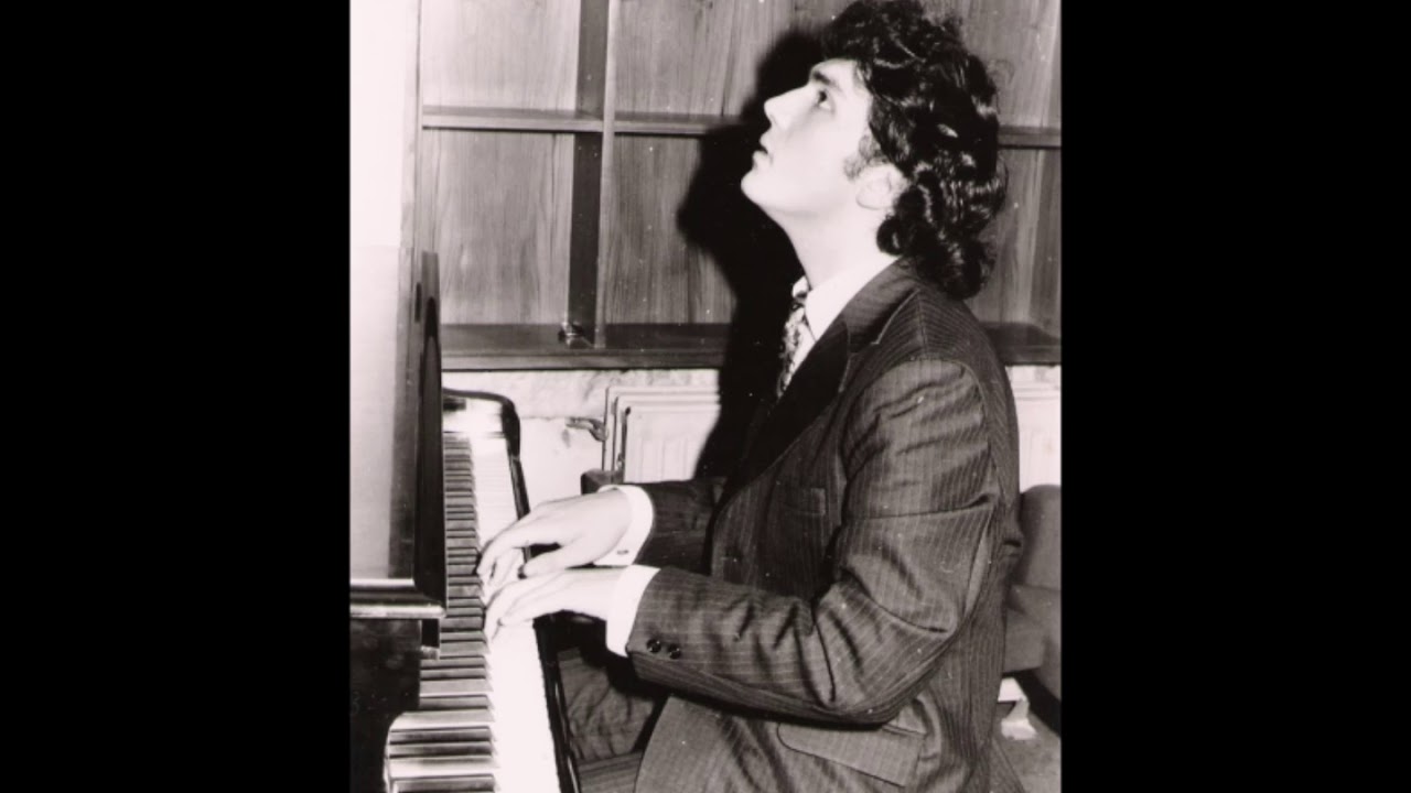 Mikhail Faerman plays Rachmaninoff's Étude-Tableau Opus 39 No. 5 (1975) - YouTube