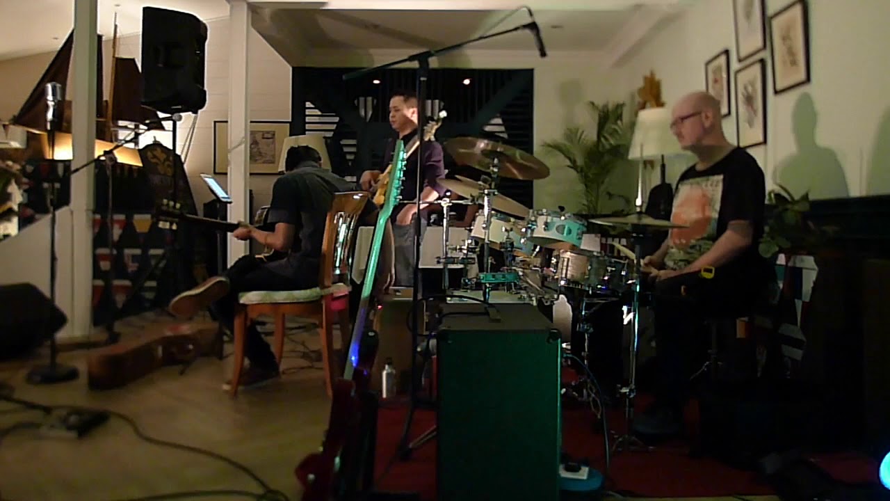 Andrew Gander Drumming - YouTube