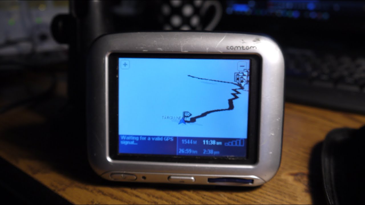 TomTom GO 300 classic GPS dismantle - YouTube