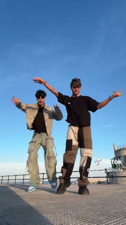 Tik Tok Di Mattia Con Giovanni Tesse Amici22 Mattiazenzola Youtube