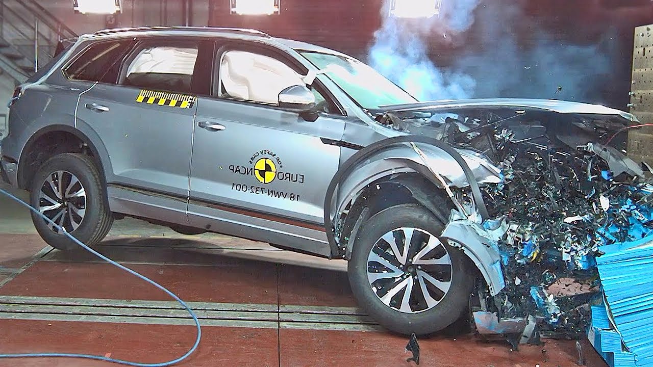 VW Touareg - Crash Test - YouTube