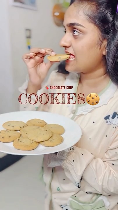 Chocolate chip Cookies 🍪 ️#chocolatecookiesrecipe #minivlog #bakingtips #bakingtime #subscribe ...