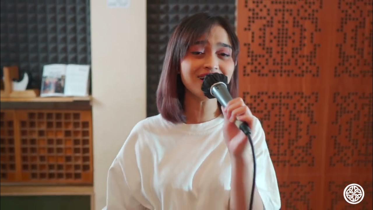 GEMORA X TANTY Live Session - Dreamer - YouTube