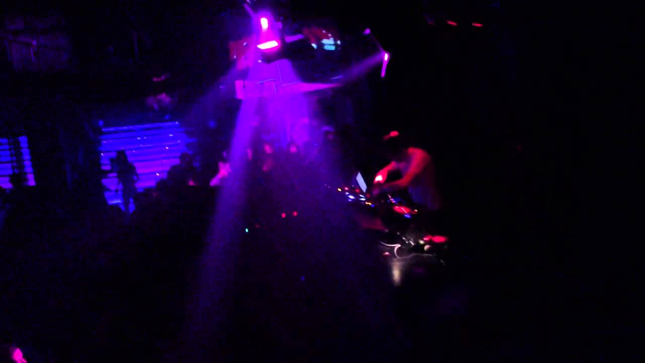 Porter Robinson - Pacha NYC U18 - YouTube