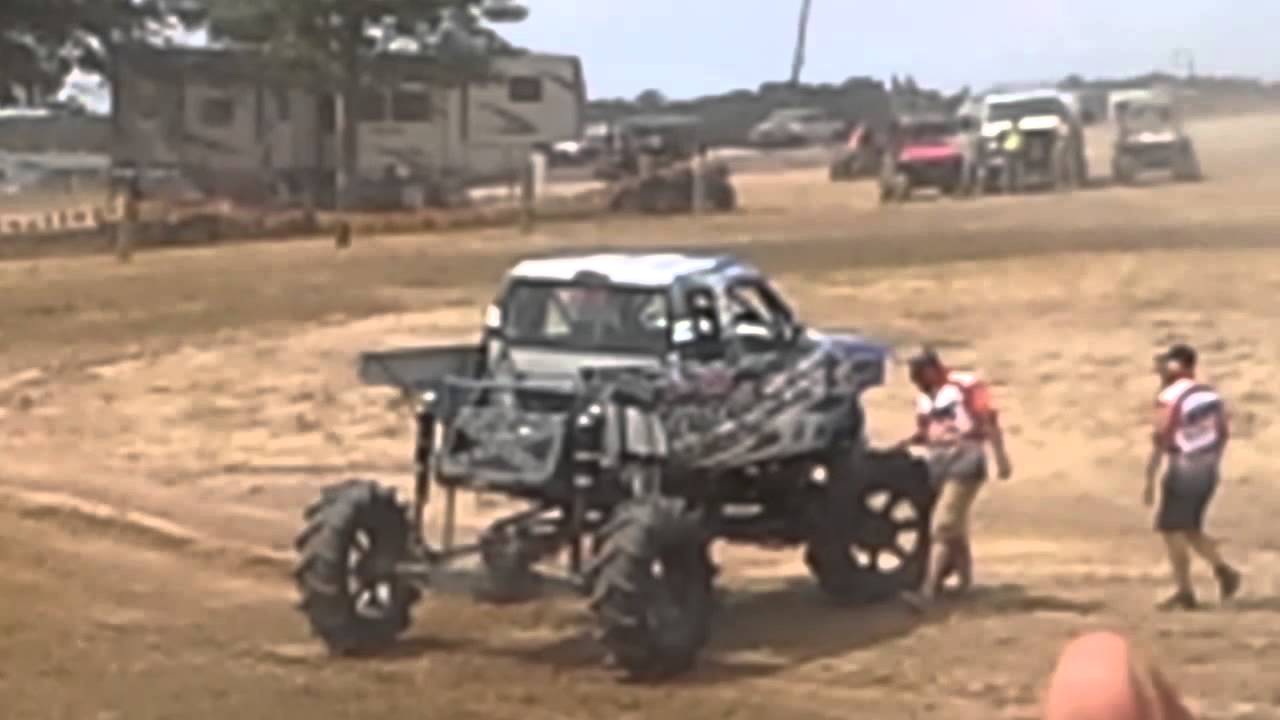 Mega Truck Wreck at RWP Fall 2015 - YouTube