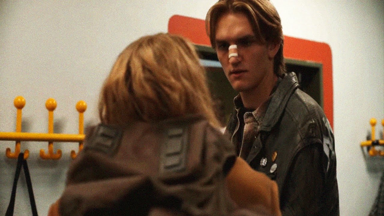 Dark : Season 3 / Katharina meets Young Ulrich - YouTube