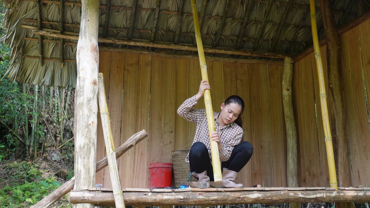 Single Mom Building House, Build Log Cabin - How To Make wooden Wall ...
