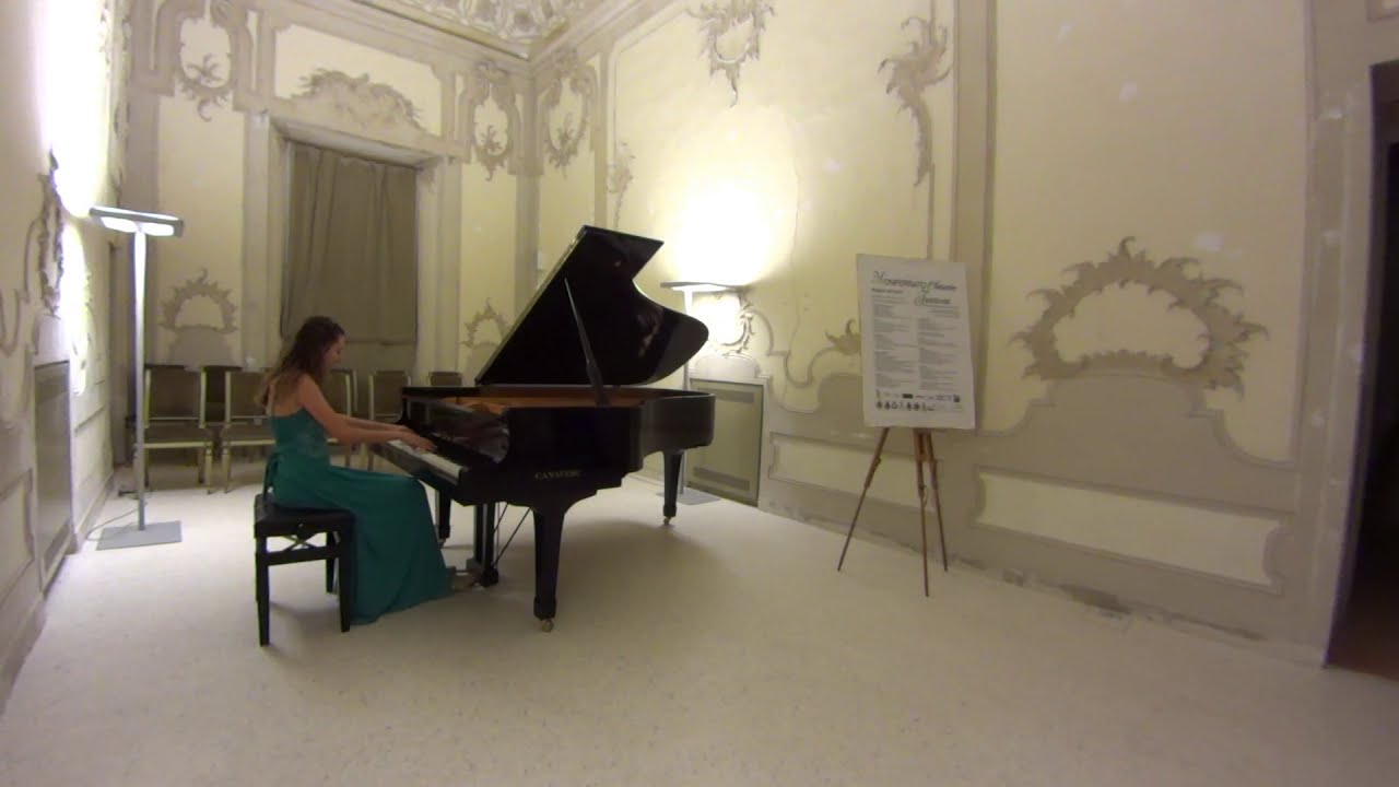 Carlotta Arizza - J.S.Bach preludio e fuga in f minor - YouTube