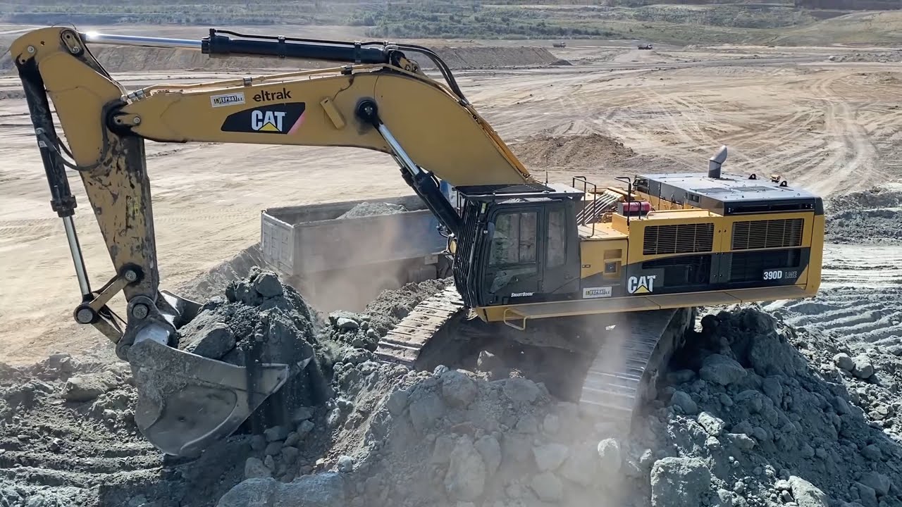Caterpillar 390D Excavator Loading Trucks - Interkat SA - YouTube
