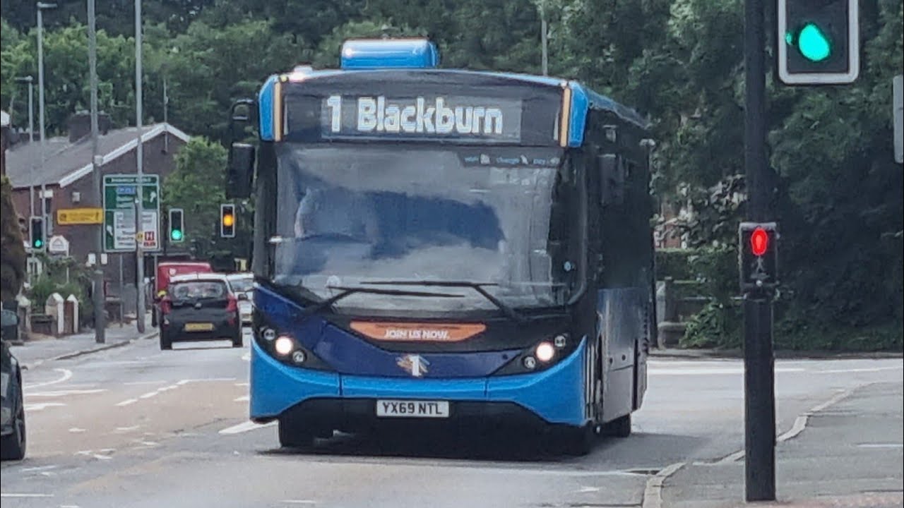 Transdev Blackburn Bus Company Alexander Dennis Enviro 200MMC 508 ...