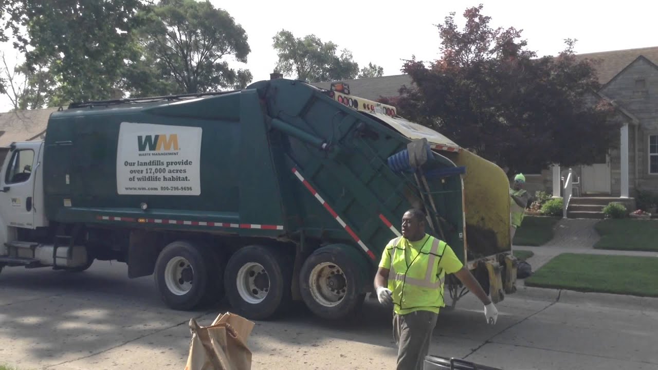 Waste Management Freightliner M2 106 Loadmaster Excel RL - YouTube
