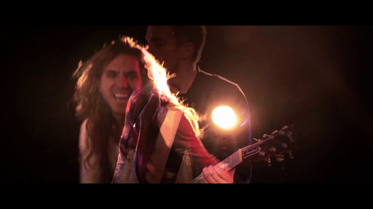 FOREVER - Fire's Burning Hot (OFFICIAL VIDEOCLIP) - YouTube