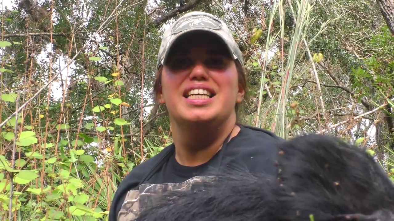 Swamp Girl 2 - Perfect shot on Florida hawg - DIY Wild boar how to ...