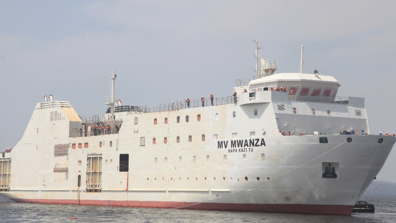 VIDEO: SHUHUDIA MELI YA MV. MWANZA IKISHUSHWA MAJINI KWA MARA YA KWANZA ...