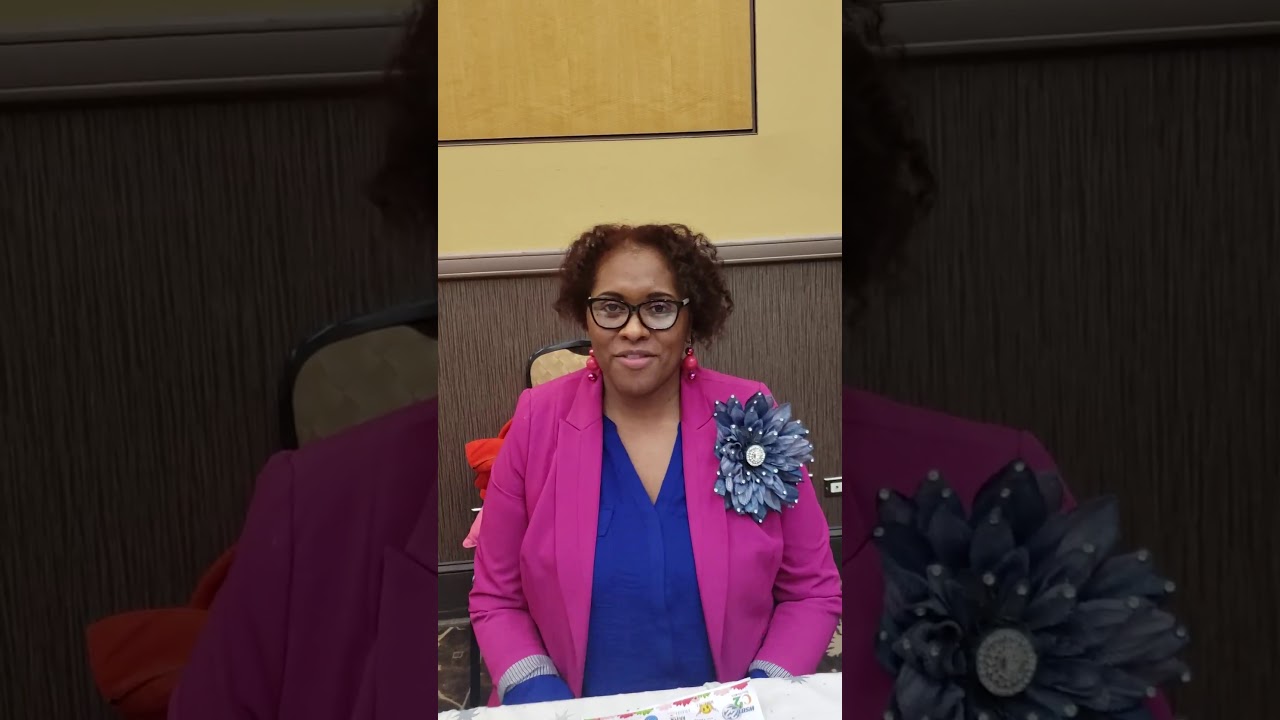 Pitch to the Michiana Sharks Monique Beck - YouTube