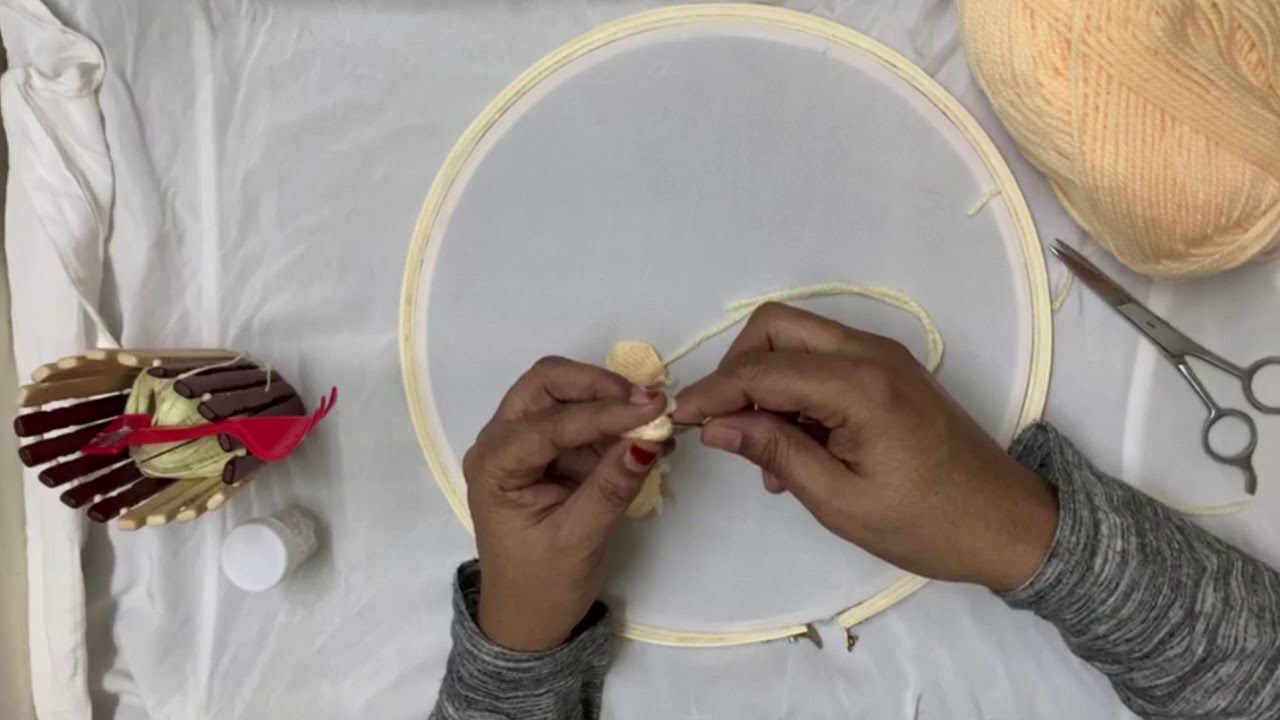 How to embroider a flower using a plastic fork (5) - YouTube