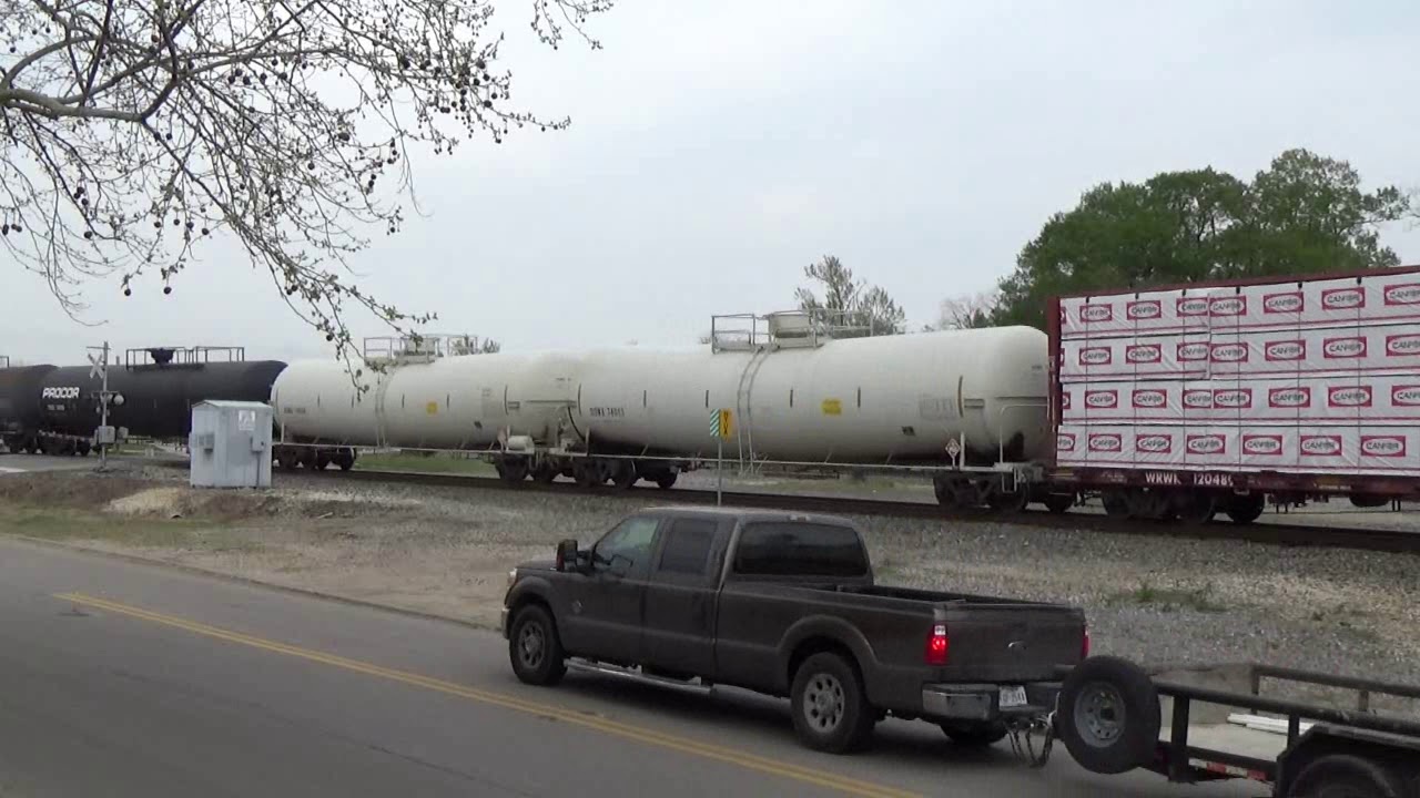UP #5201 Leads Manifest Freight Train - YouTube