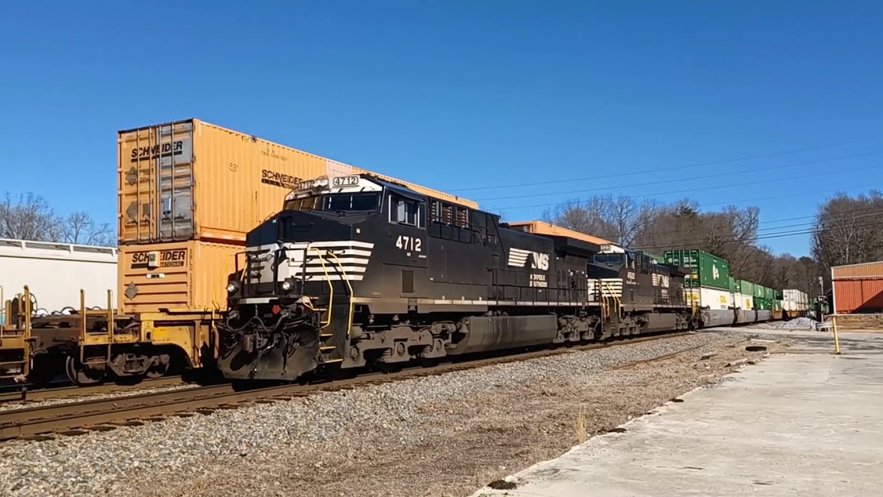 11k ft. HUGE Norfolk Southern #4712 - #27a MET NS #4258 - #282 / Norfolk Southern #3658 - #153 ...