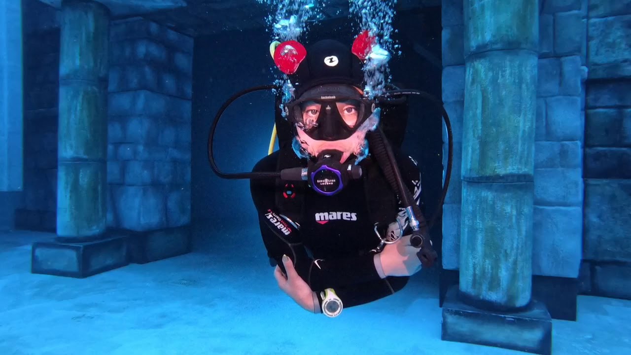 Indoor diving ‘Duiktank Transfo’ (Zwevegem) Kurt & Ahd. - YouTube