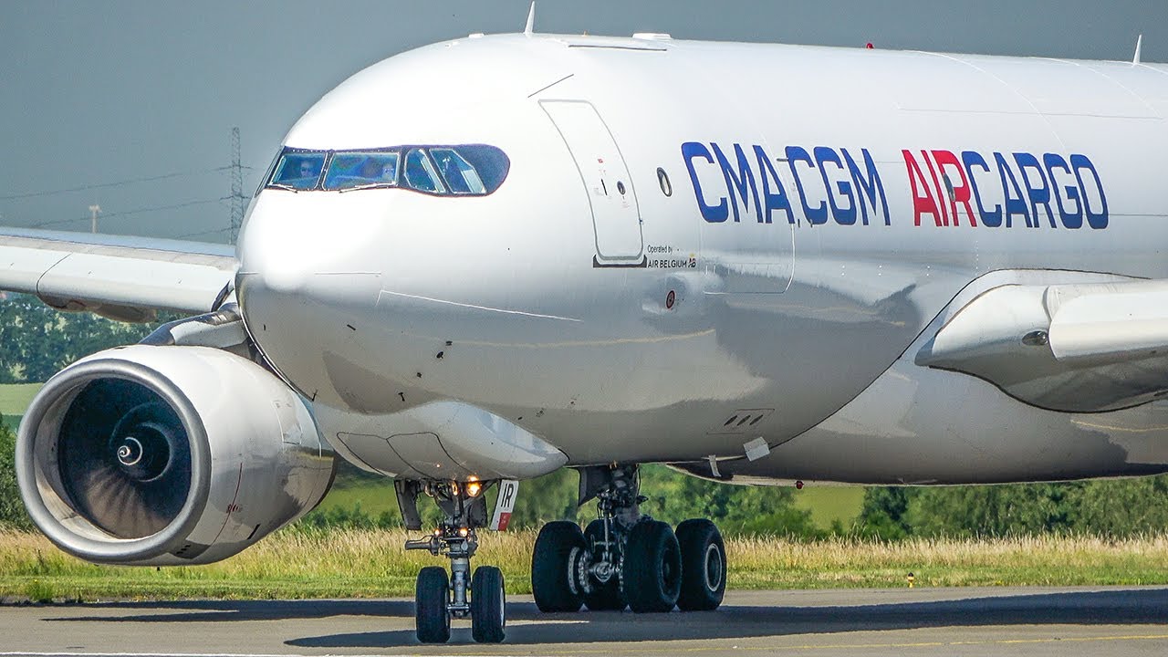 BOEING 787 MEET UP + AIRBUS A330 DEPARTURE with a RACOON MASK (4K ...