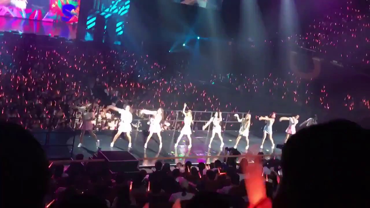 170819 Red Velvet Dancing 'Zoo' @ Red Room Concert Day 2 [Fancam] - YouTube