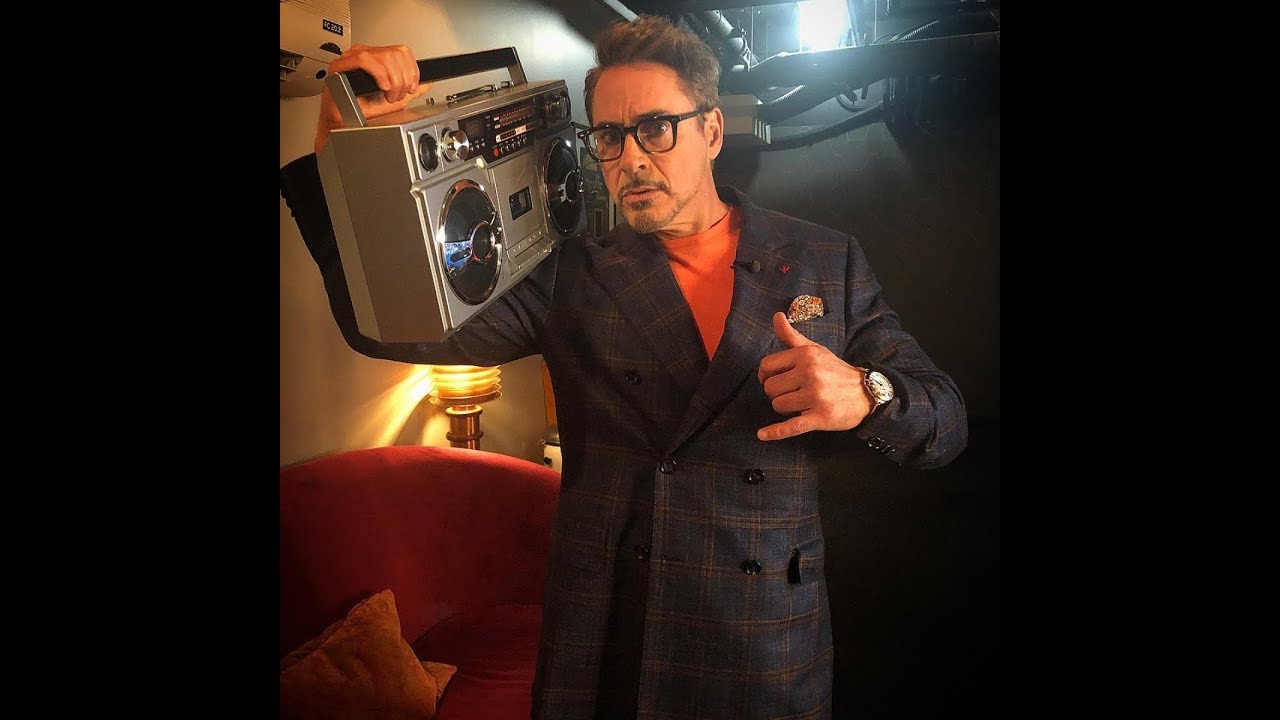 Robert Downey Jr dancing to his radio favorite beats 😎😎 - YouTube
