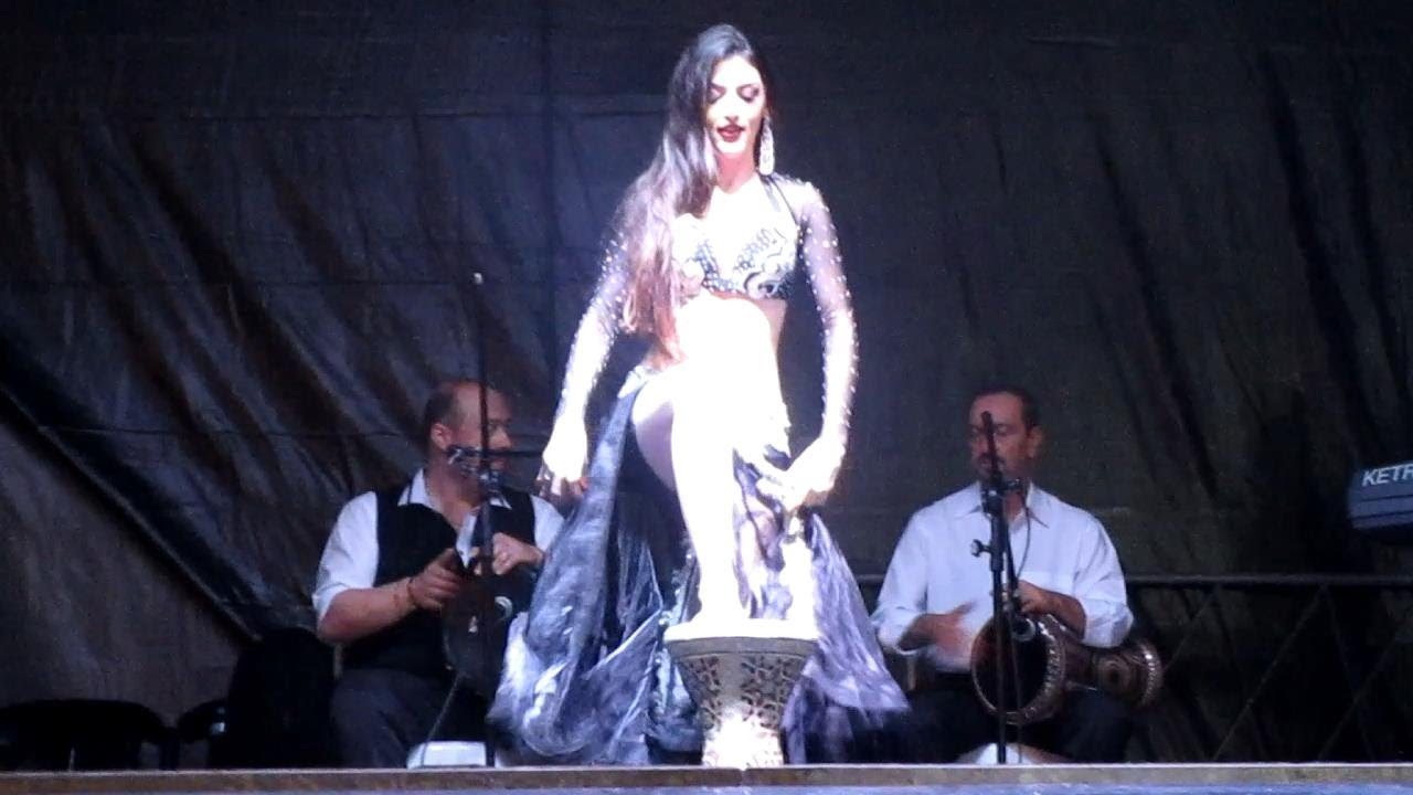 Alika Hanan - Dança sobre Derbak - YouTube