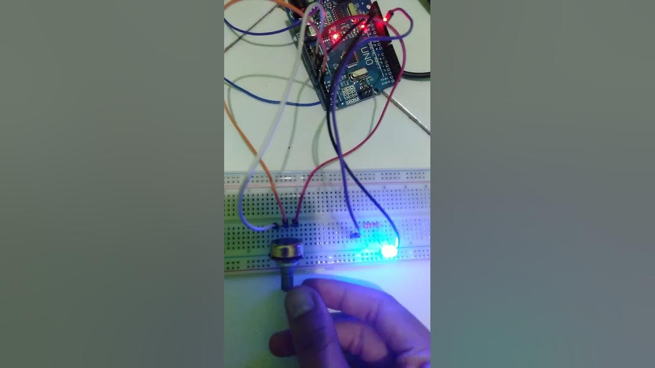 Mengatur Kecepatan Aktivasi Led Menggunakan Input Analog Berupa Potensiometer Youtube