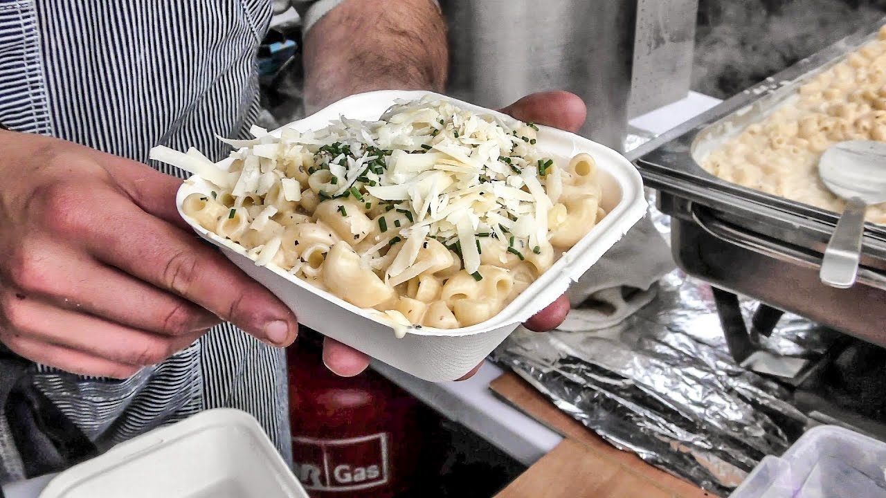 Huge Mac&Cheese Cooked and Tasted in Brick Lane. Street Food of London ...