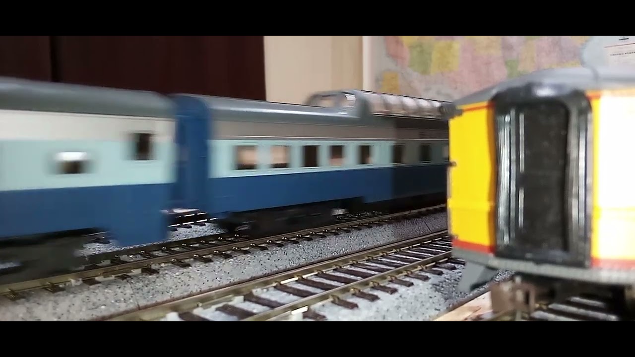 Highballing the FEF 2 with 12 car train - YouTube