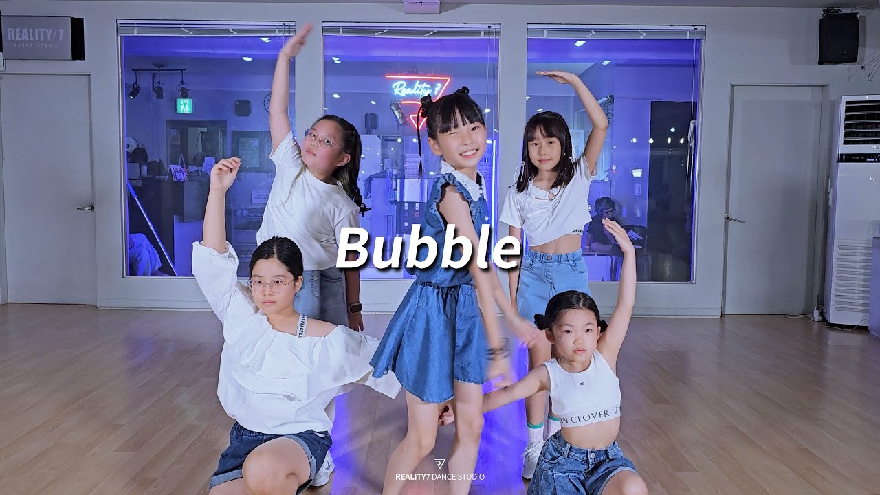 [KIDS K-POP] STAYC(스테이씨) - Bubble(버블) l by Nara - YouTube