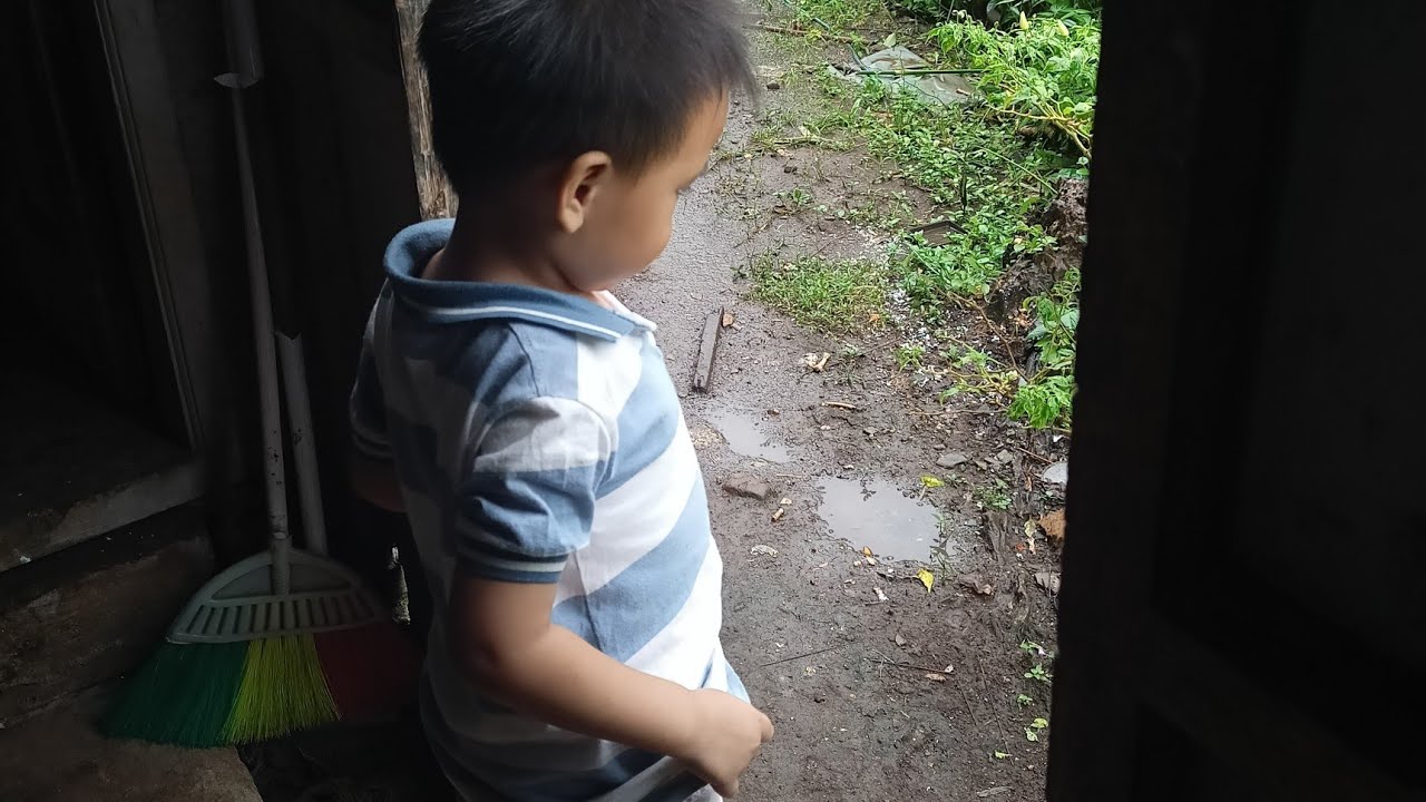 anak menggemaskan tukang pipis sembarangan|| vlog sehari hari - YouTube