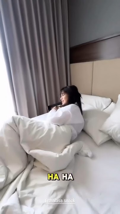 Self reward terbaik adalah nonton, rebahan sambil nyemil😍🥰 - YouTube