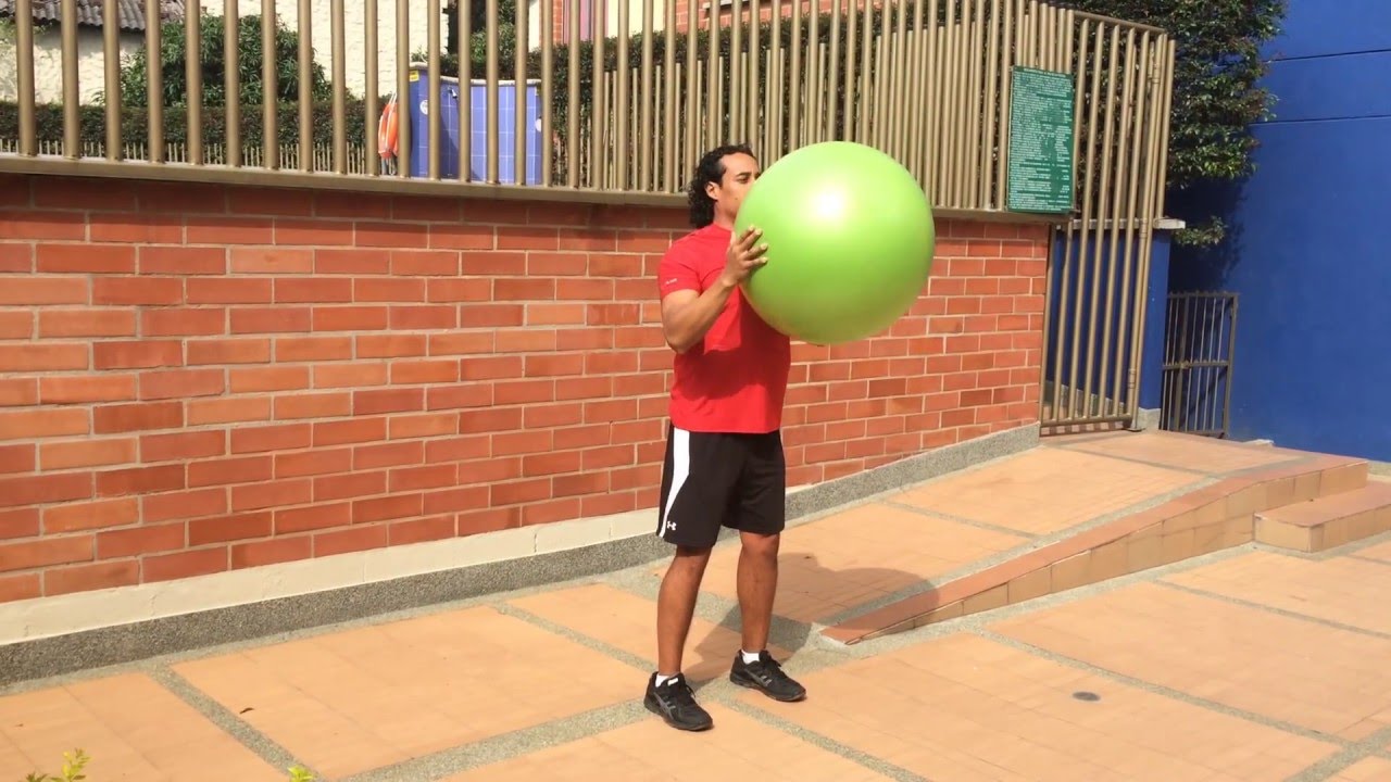 Press de hombro con balón fit - YouTube