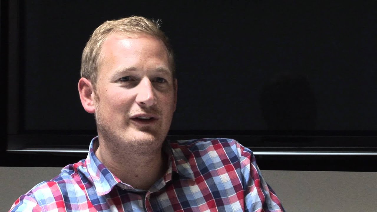 Benjamin Loos zu "Warum ist Facebook so erfolgreich?" - YouTube