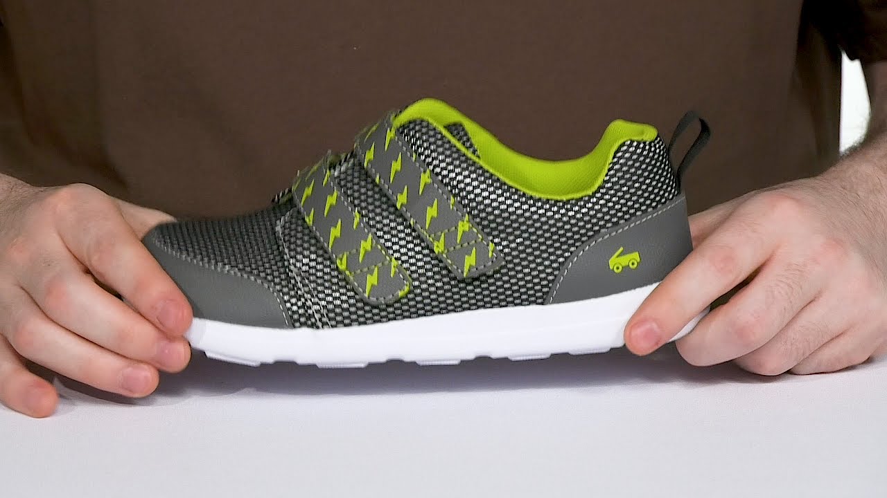 See Kai Run Kids Ryder II FlexiRun™ (Little Kid) SKU: 9821448 - YouTube