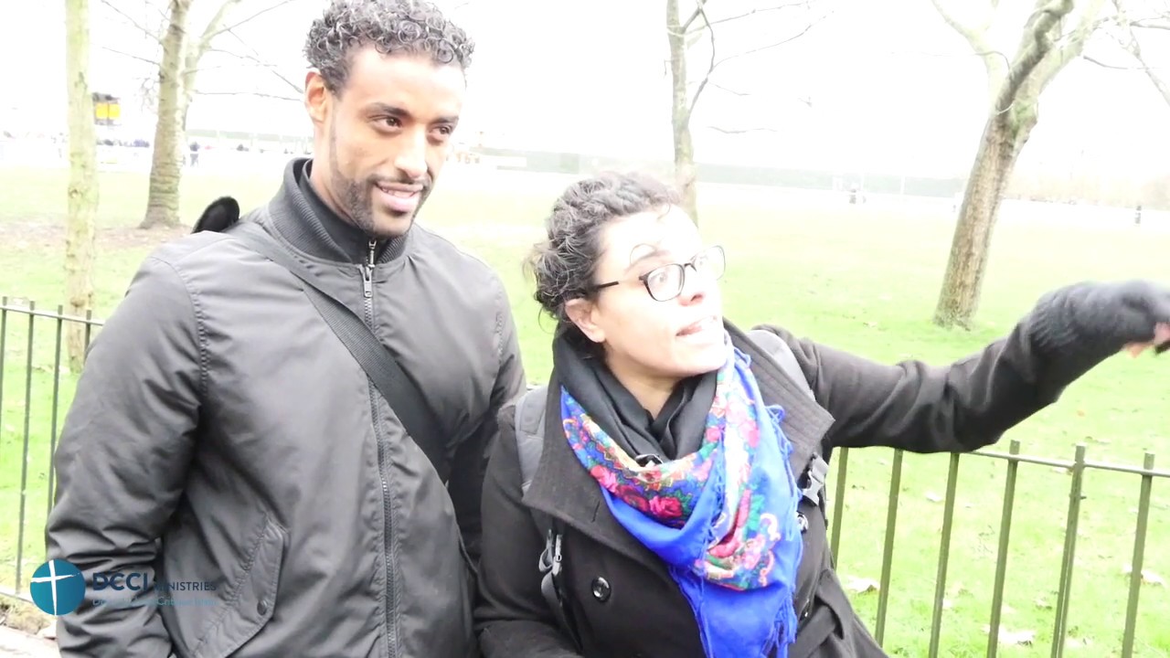 Dawah team run away Sunday at Speakers Corner - YouTube
