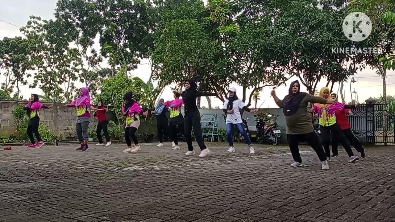 DJ WAKTU KU KECIL AKU GAK TAU YANG MUNGIL-MUNGIL//SENAM KREASI MEDIA STICK//BY SHINTA - YouTube