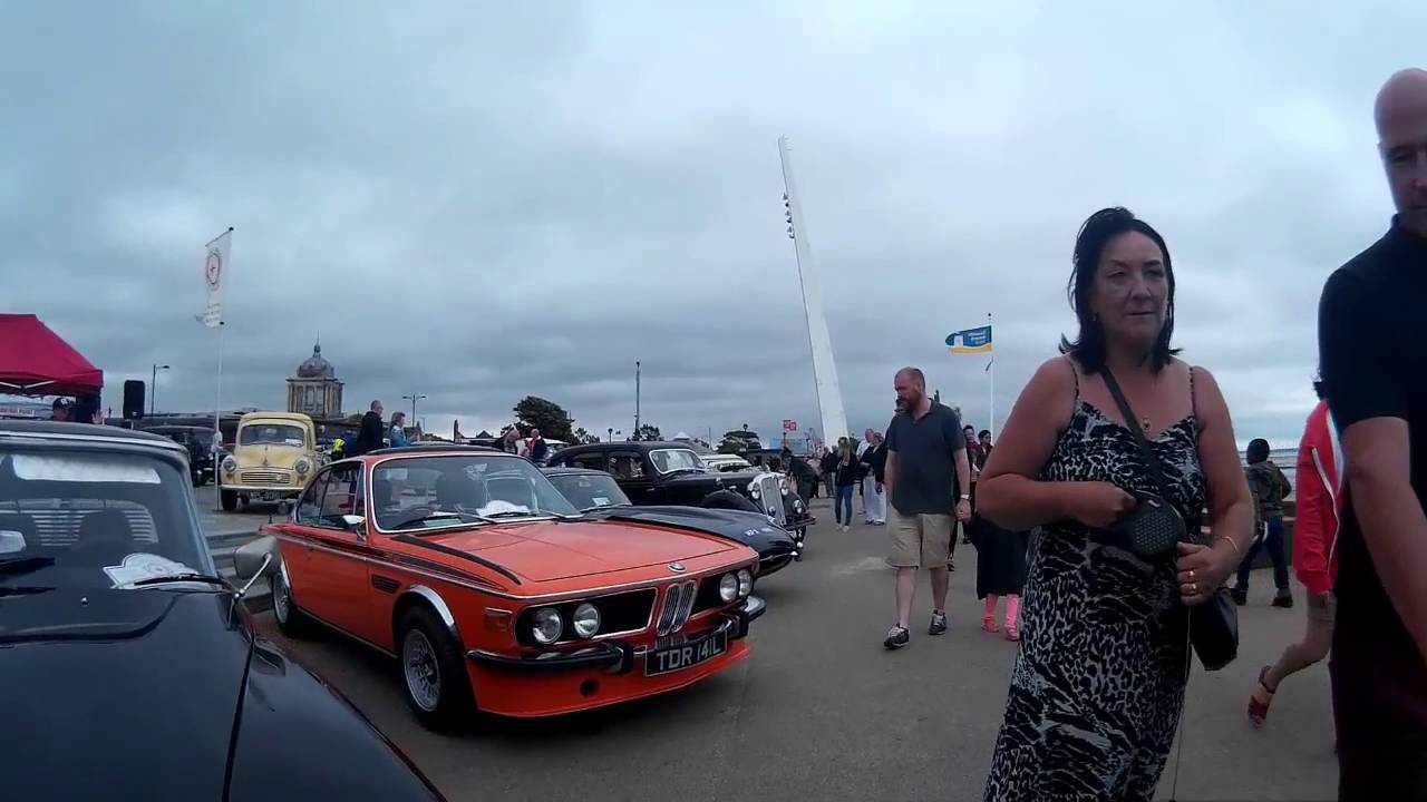 LONDON TO SOUTHEND CLASSIC CAR RUN 2016 - YouTube