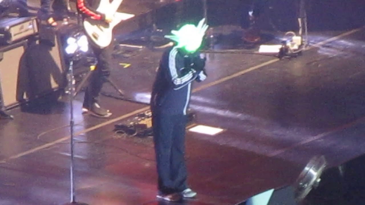 Jamiroquai - Virtual Insanity - Madrid - 25-11-2017 - YouTube