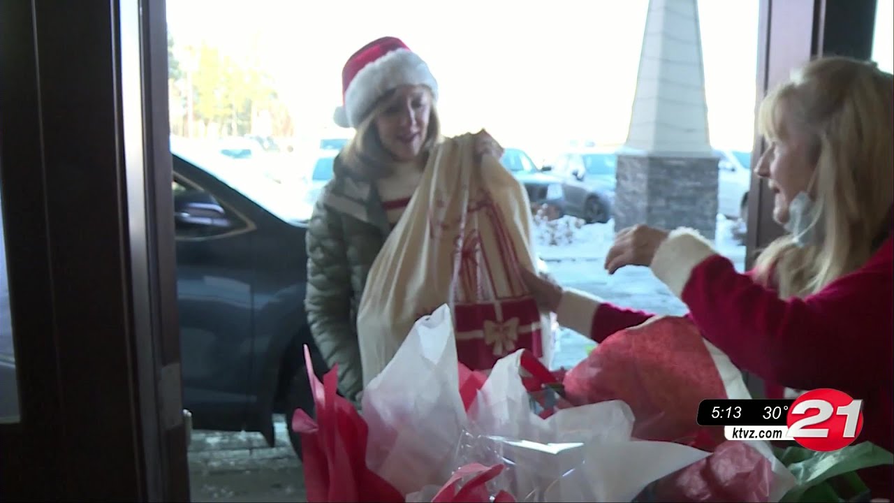 Assistance League of Bend 'Secret Santa Squad' delivers - YouTube