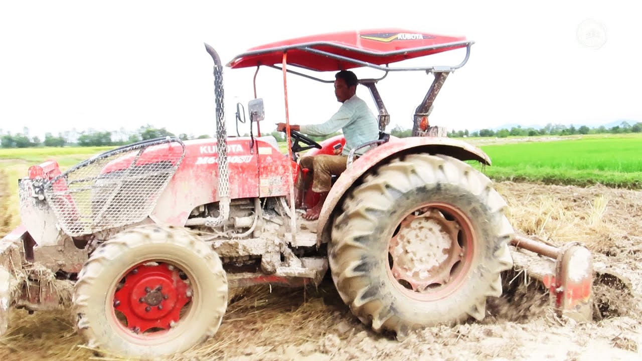 Tractors working on the farm, Best tractors, ត្រាក់ទ័រ Kubota M6040 SU ...