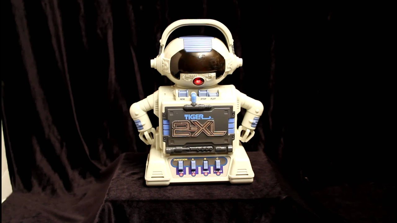 Vintage Tiger Electronics 2-XL Talking Robot & tape - YouTube