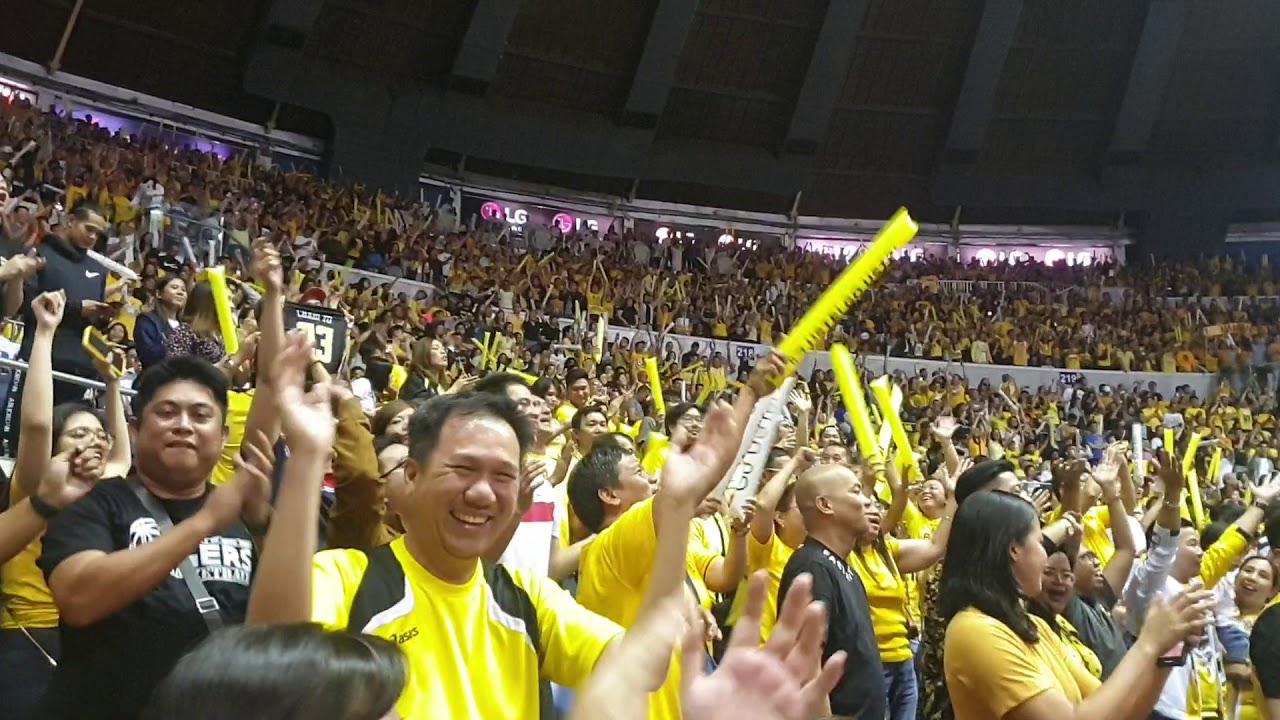 UST's (Winning) Eyo Cheer! - YouTube