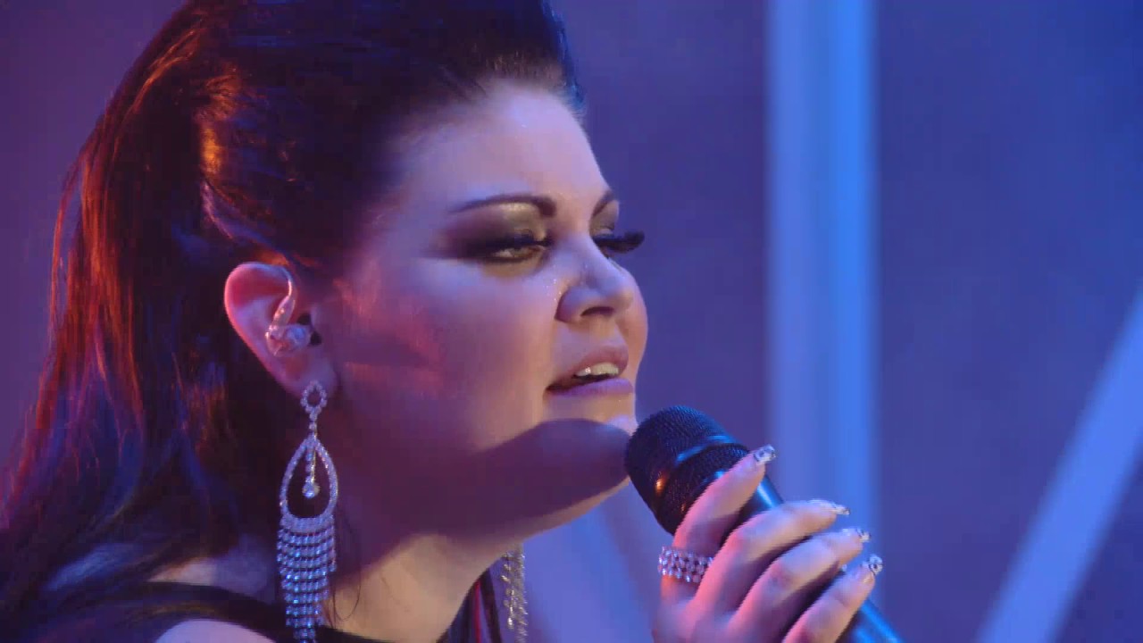 Corlea Botha - I'm Out Of Love (Skyroom Live) - YouTube