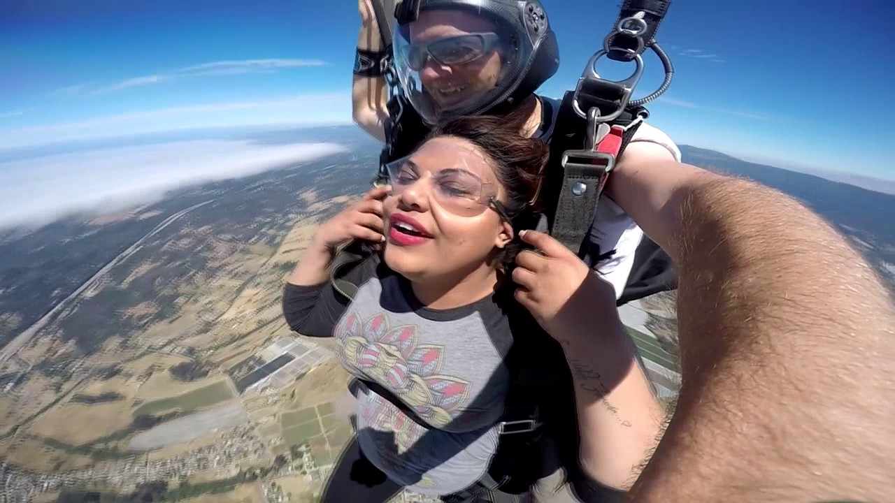 Divya Mistry Rai 30th Birthday skydiving:-) Blissful. - YouTube