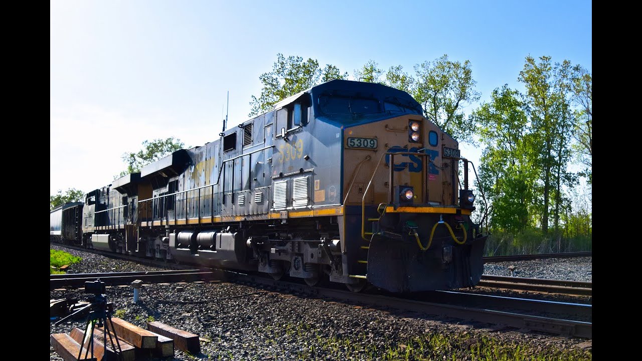CSX hammering the diamond at Galatea,Ohio - YouTube