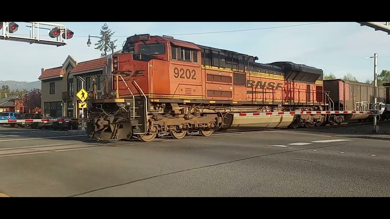 BNSF 6523 SOUTH - YouTube