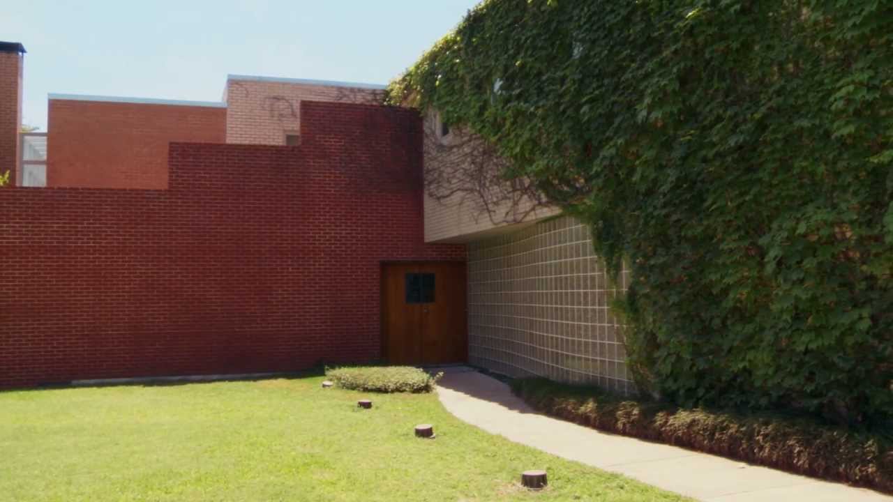 Architect Gary Cunningham Designed Modern Home Inspired by Mies van der ...